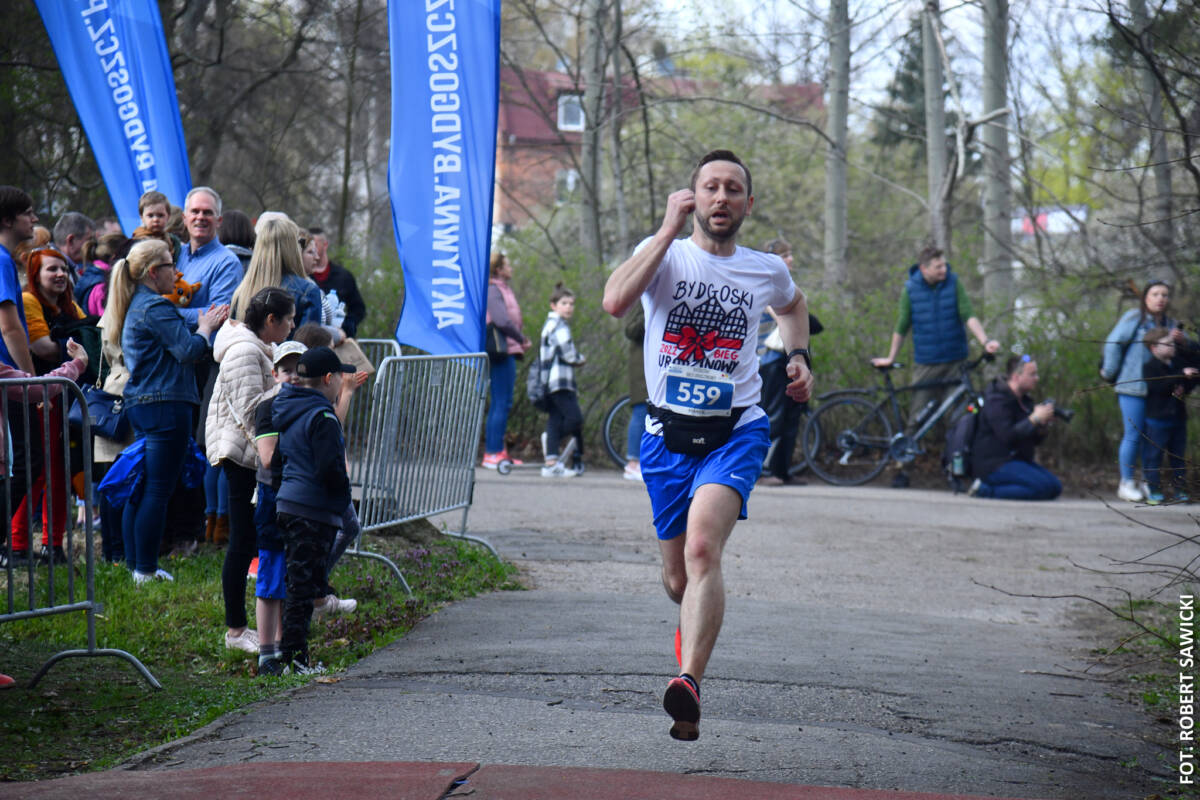 Bydgoski Bieg Urodzinowy. Szybsza trasa i meta na stadionie. Trwają ...