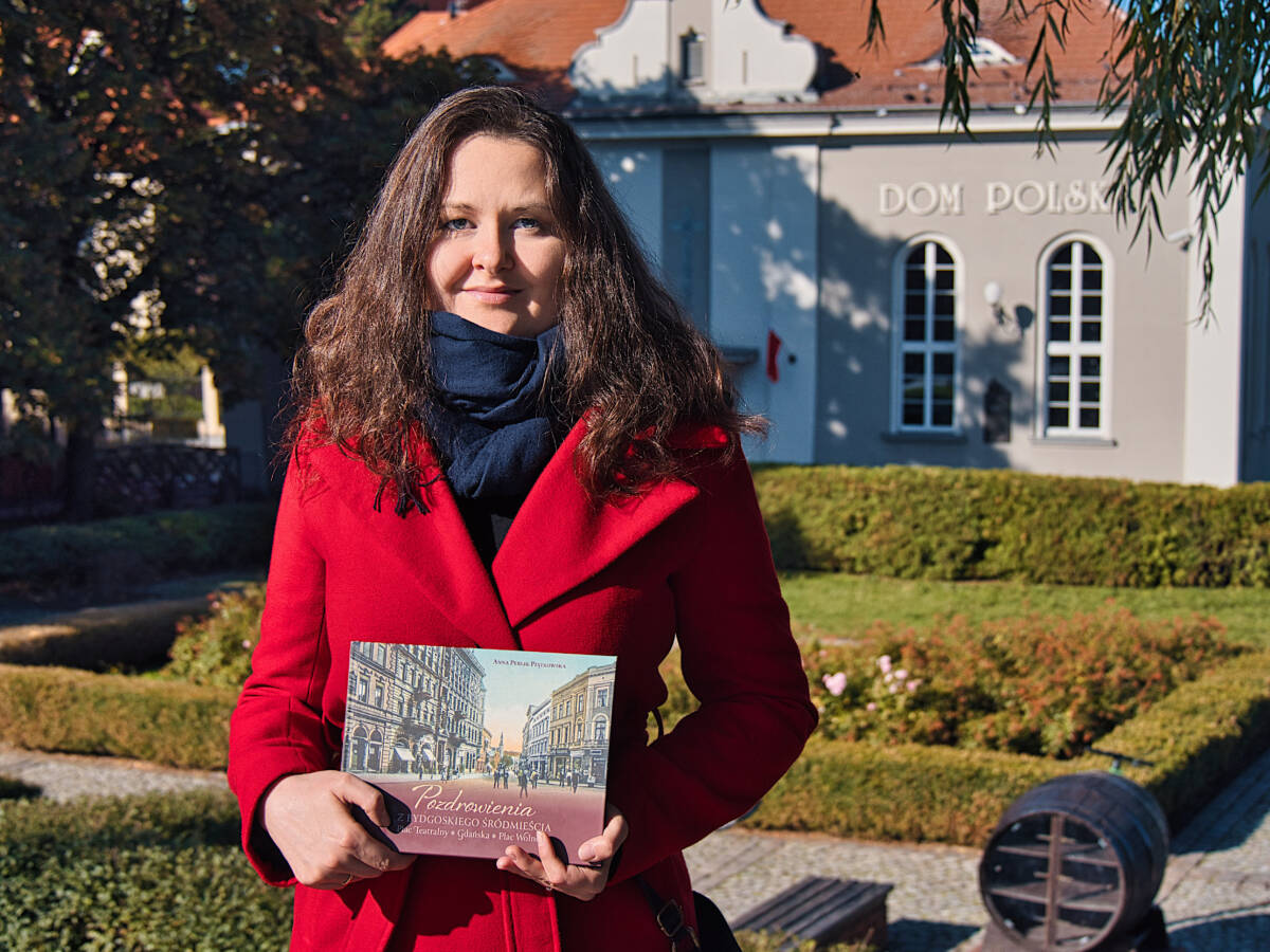 O mieście uchwyconym na starych pocztówkach. Anna Perlik-Piątkowska ...